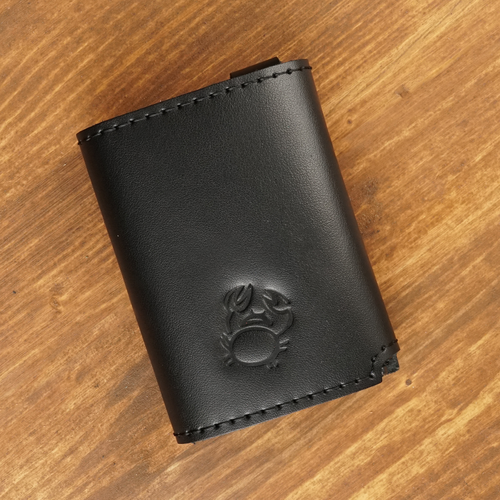 Odinė piniginė Connor su zodiako ženklu - Bakli.lt